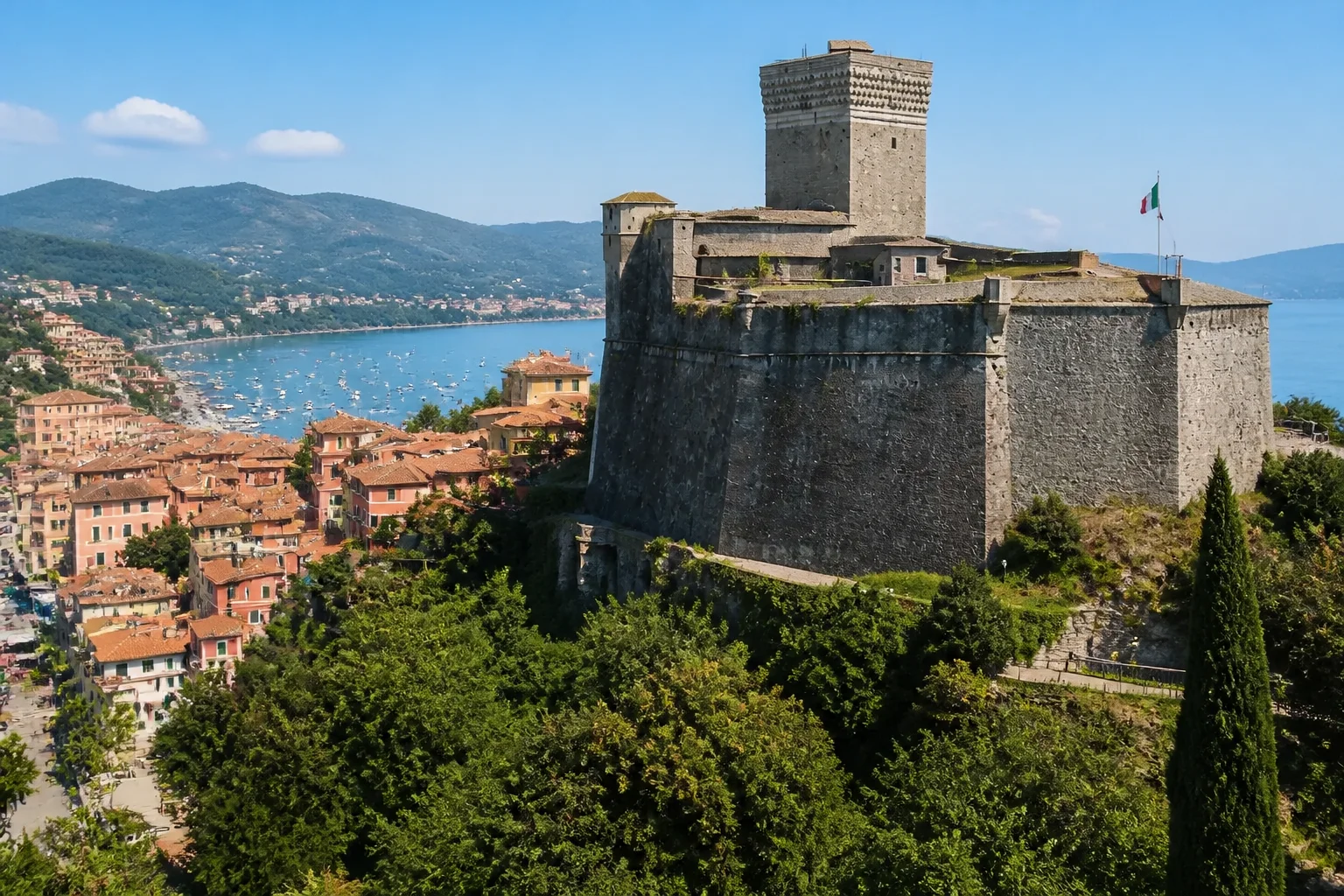Visitare il Castello di Lerici: Orari, Prezzi e Visite Guidate 2026