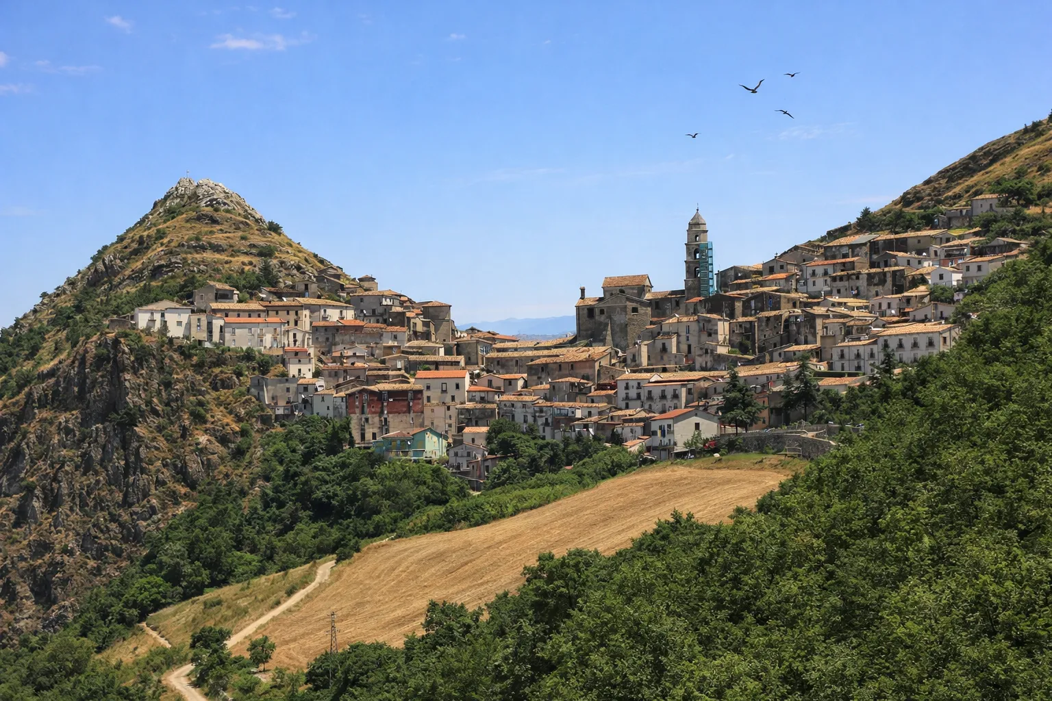 Visitare il Castello di San Fele: Orari, Prezzi e Visite Guidate 2026