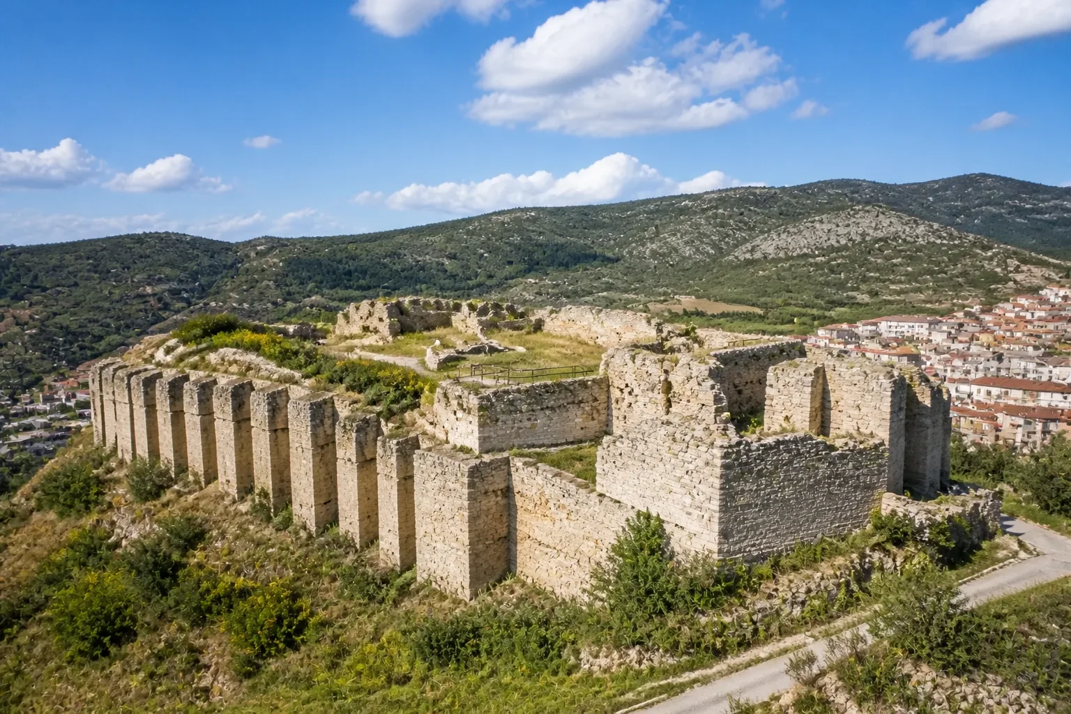 Visitare il Castello di Tito: Orari, Prezzi e Visite Guidate 2026